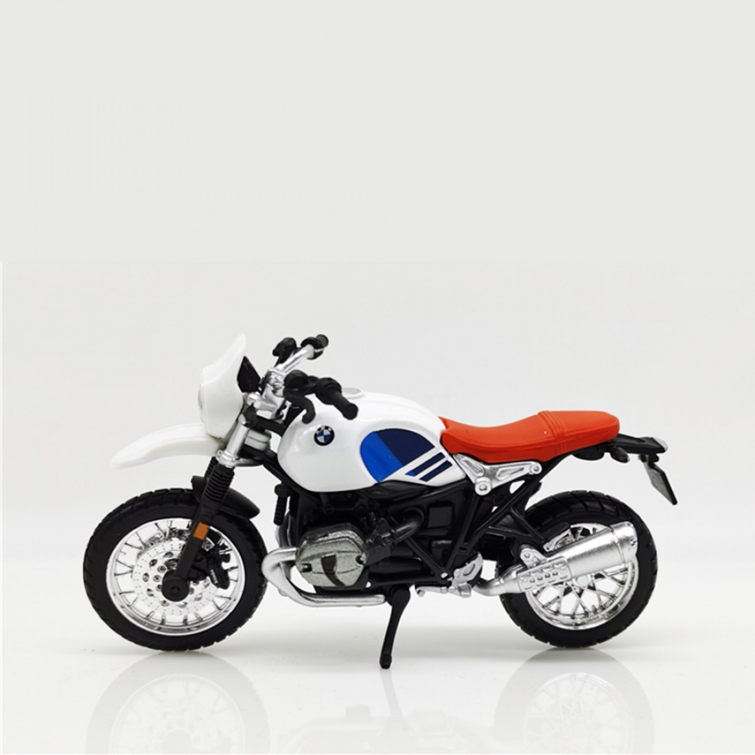 Machetă moto Bburago [1:18] - BMW R Nine T Urban GS - White/Blue/Red